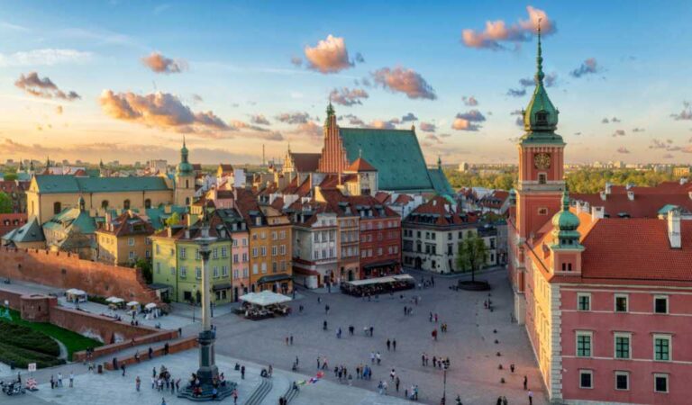 10 Best Cities in Europe for Vegans in 2025 | Roaming Vegans